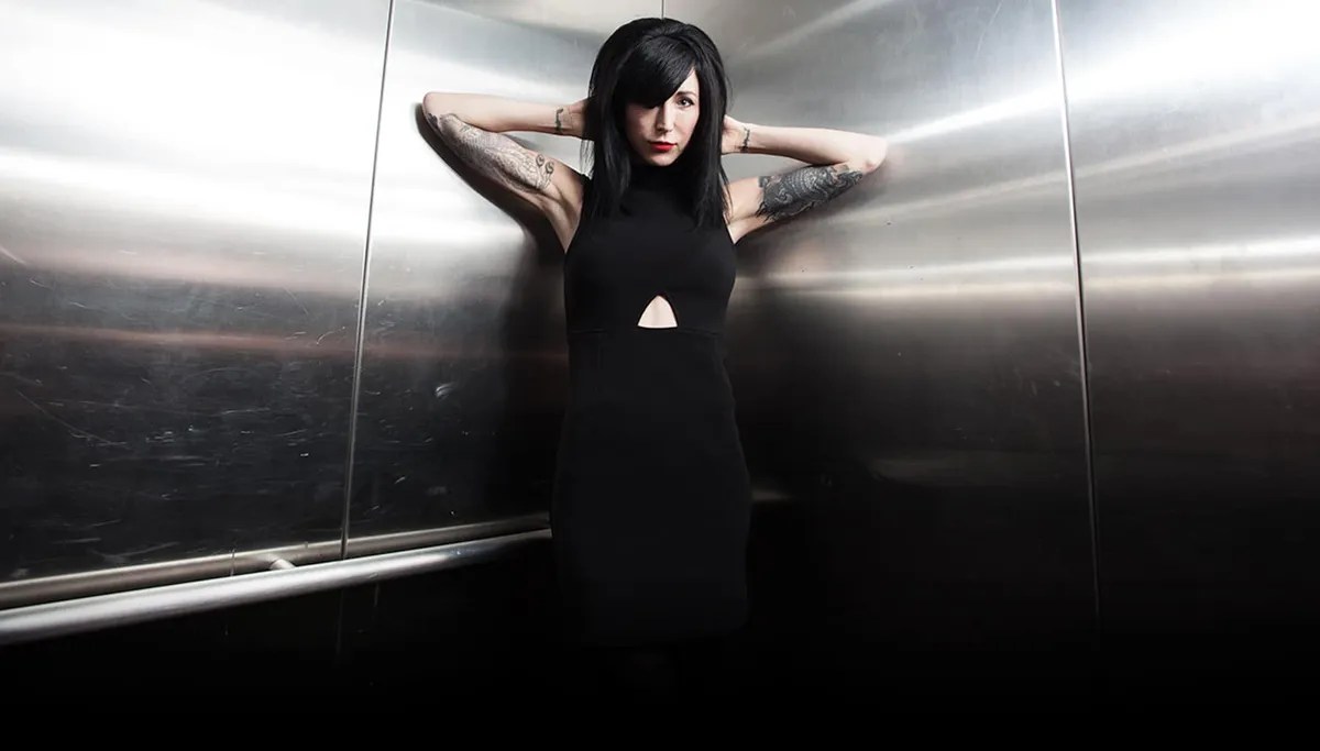 Medium Cindy Kaza – Doyle's Space