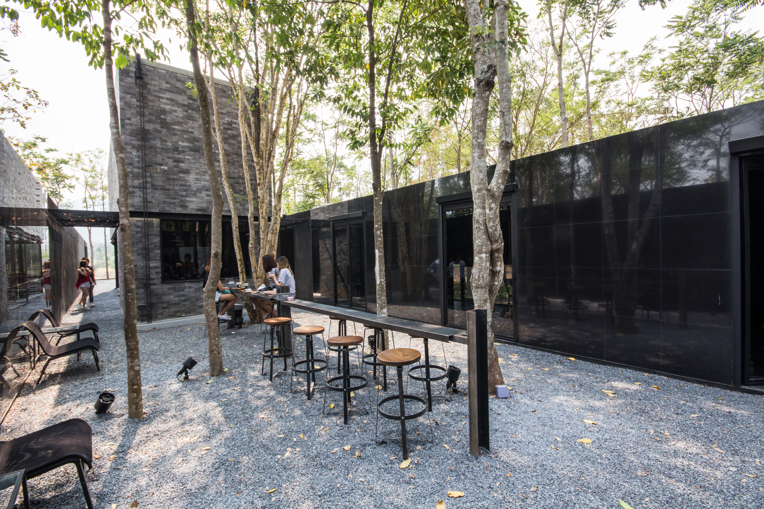 ดื่มด่ำสเปซรสเข้มข้น ที่ Yellow Submarine Coffee Tank - Design Makes A ...