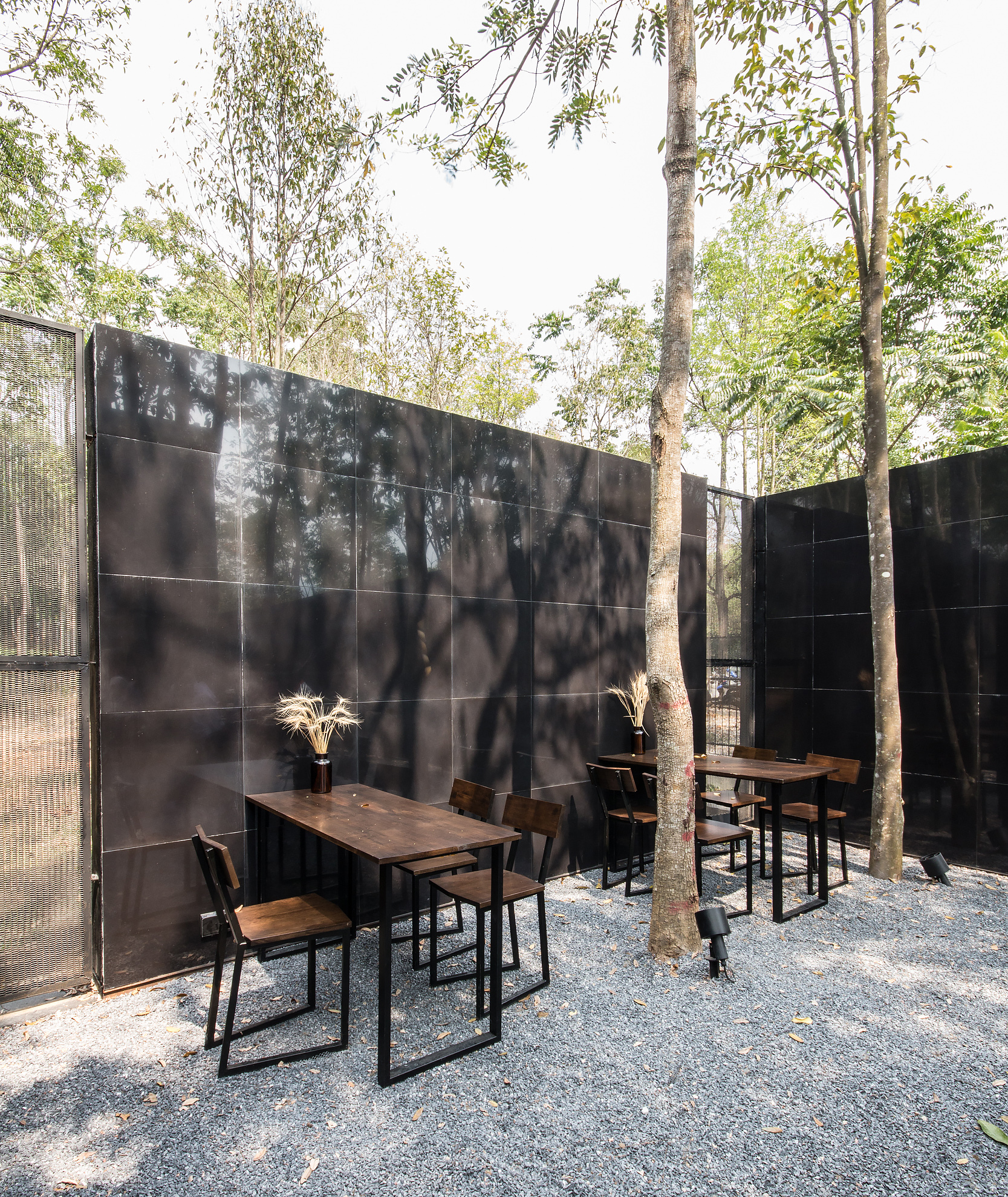 ดื่มด่ำสเปซรสเข้มข้น ที่ Yellow Submarine Coffee Tank - Design Makes A ...