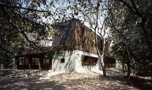 Copper House II บ้านที่เป็นเพื่อนกับสายฝน - Design Makes A Better Life.