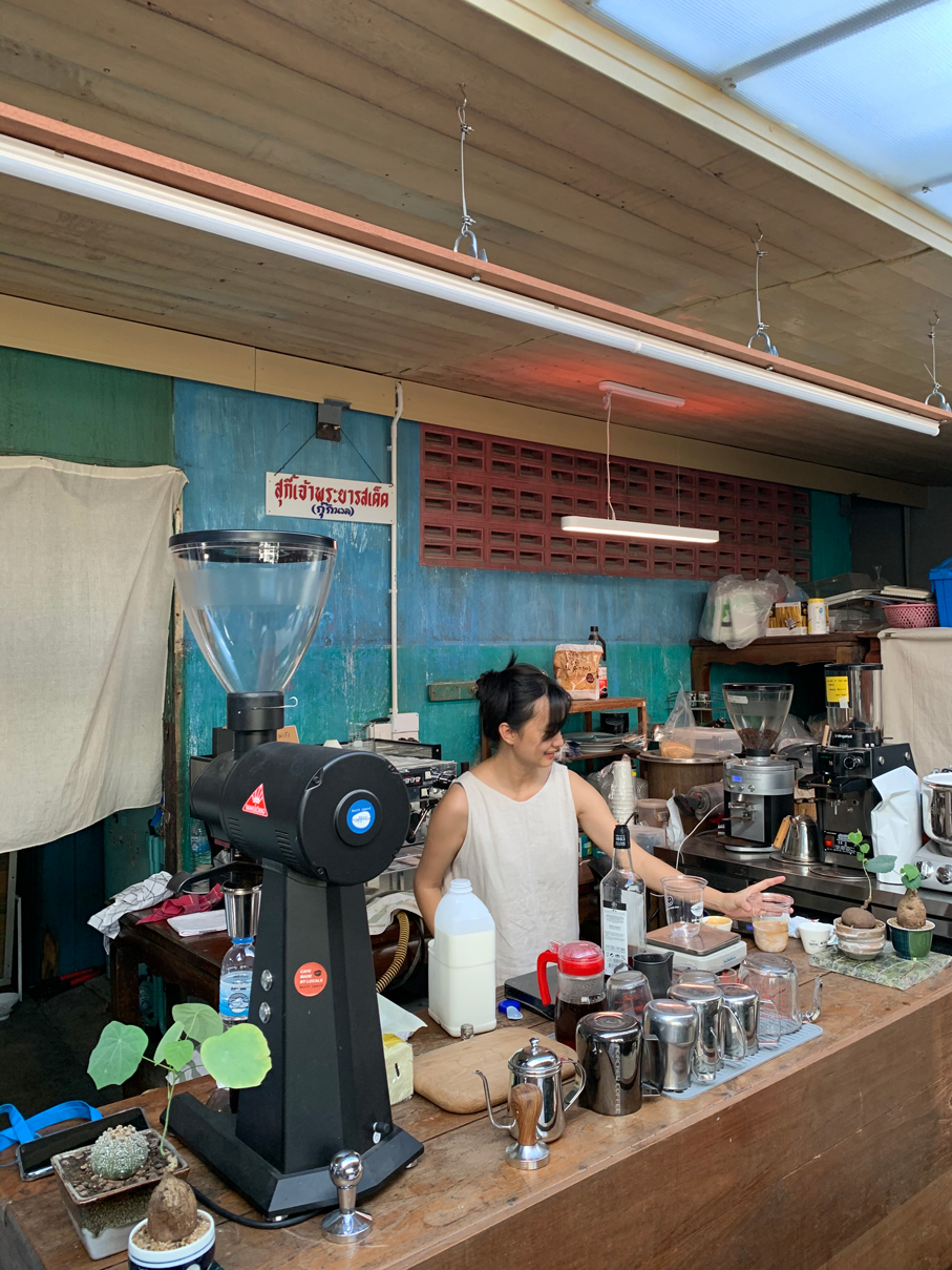 Basic Space Coffee จิบกาแฟในสเปซสุดเรียบง่ายที่ทักทายผู้คนผ่านองค์ประกอบคุ้นเคยในชีวิตประจำวัน ...