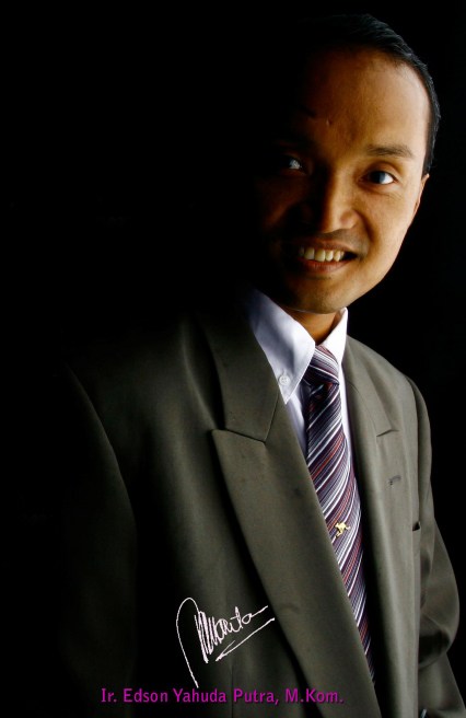 About | Edson Yahuda Putra