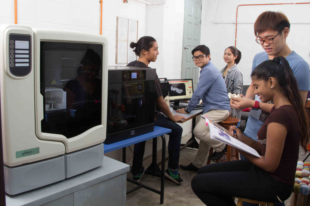 PRECISE PROTOTYPING 3D-PRINTER at First City University College Expert ...