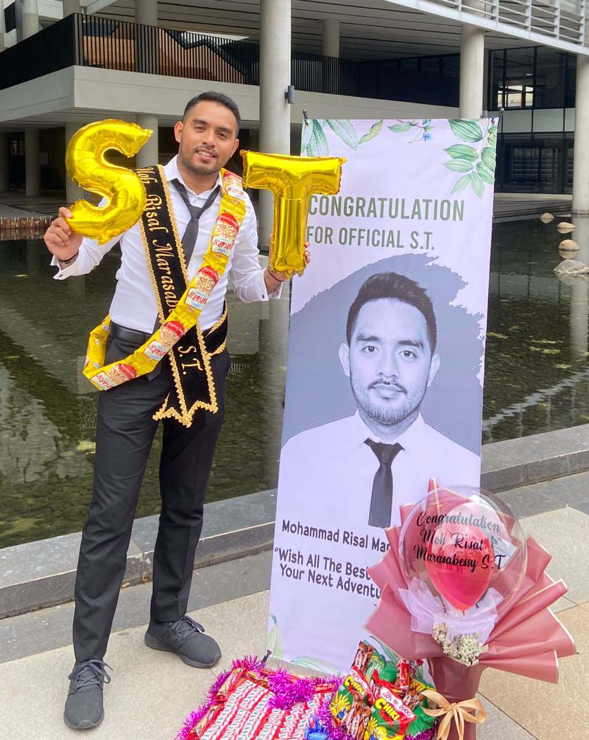 Syukuran Wisuda M Risal Marasabessy - einvite.id