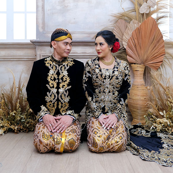 The Wedding of Shinta & Indra - einvite.id