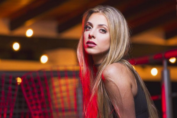 Corina Smith se convirtió en la artista revelación del año