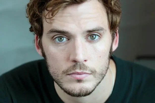 Sam Claflin será protagonista en el film dramático "Semper Fi"