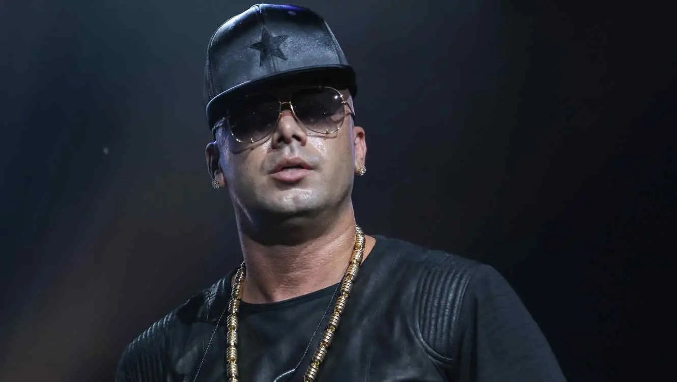 Wisin presentó a su cuarto hijo por primera vez