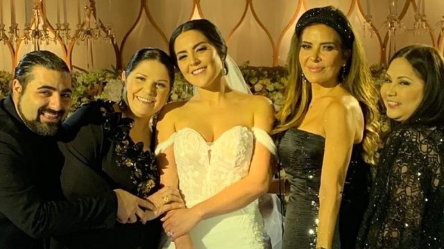 Revelaron fotos de la hija de Ana Gabriel en bikini ?☀️