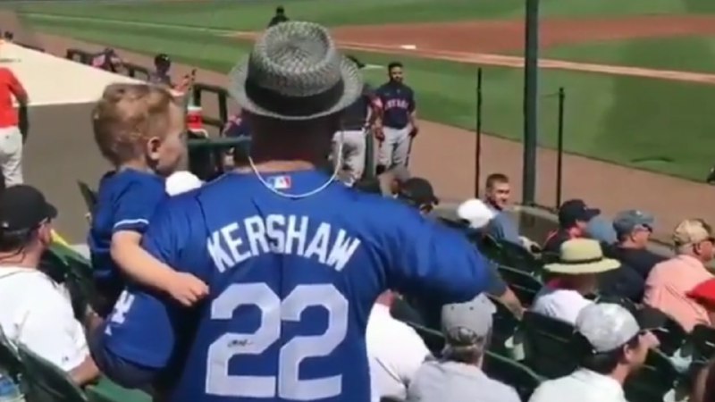 Fan de Dodgers encara a José Altuve en Spring Training ? - El Fildeo