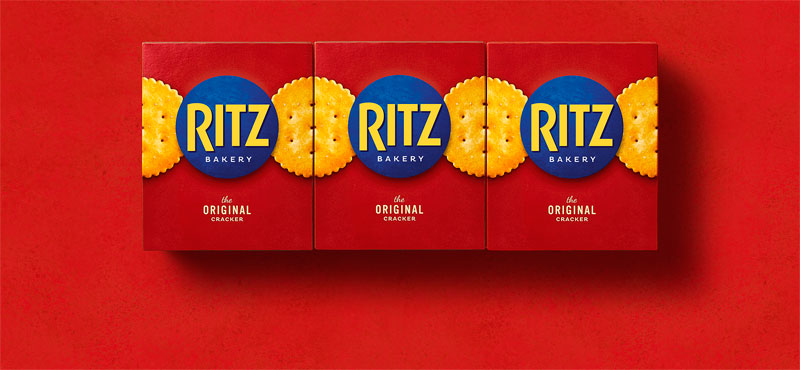 Las galletas saladas Ritz cambia su isologotipo y empaque en Europa