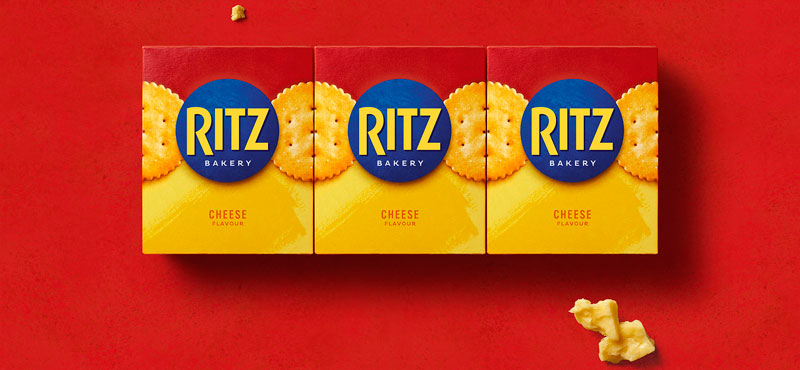 Las galletas saladas Ritz cambia su isologotipo y empaque en Europa