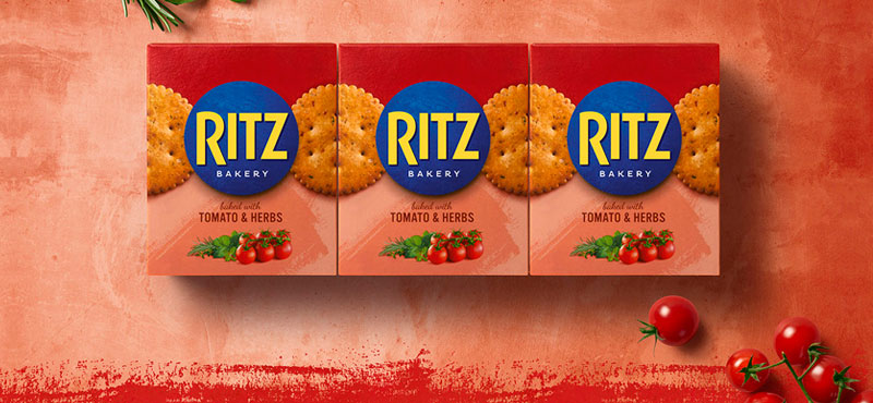 Las galletas saladas Ritz cambia su isologotipo y empaque en Europa