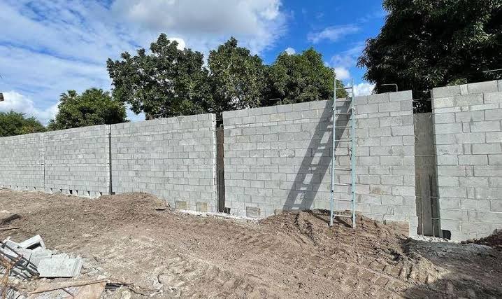 The Cost of Building a Fence on a 450sqm Land: A Complete Guide ...