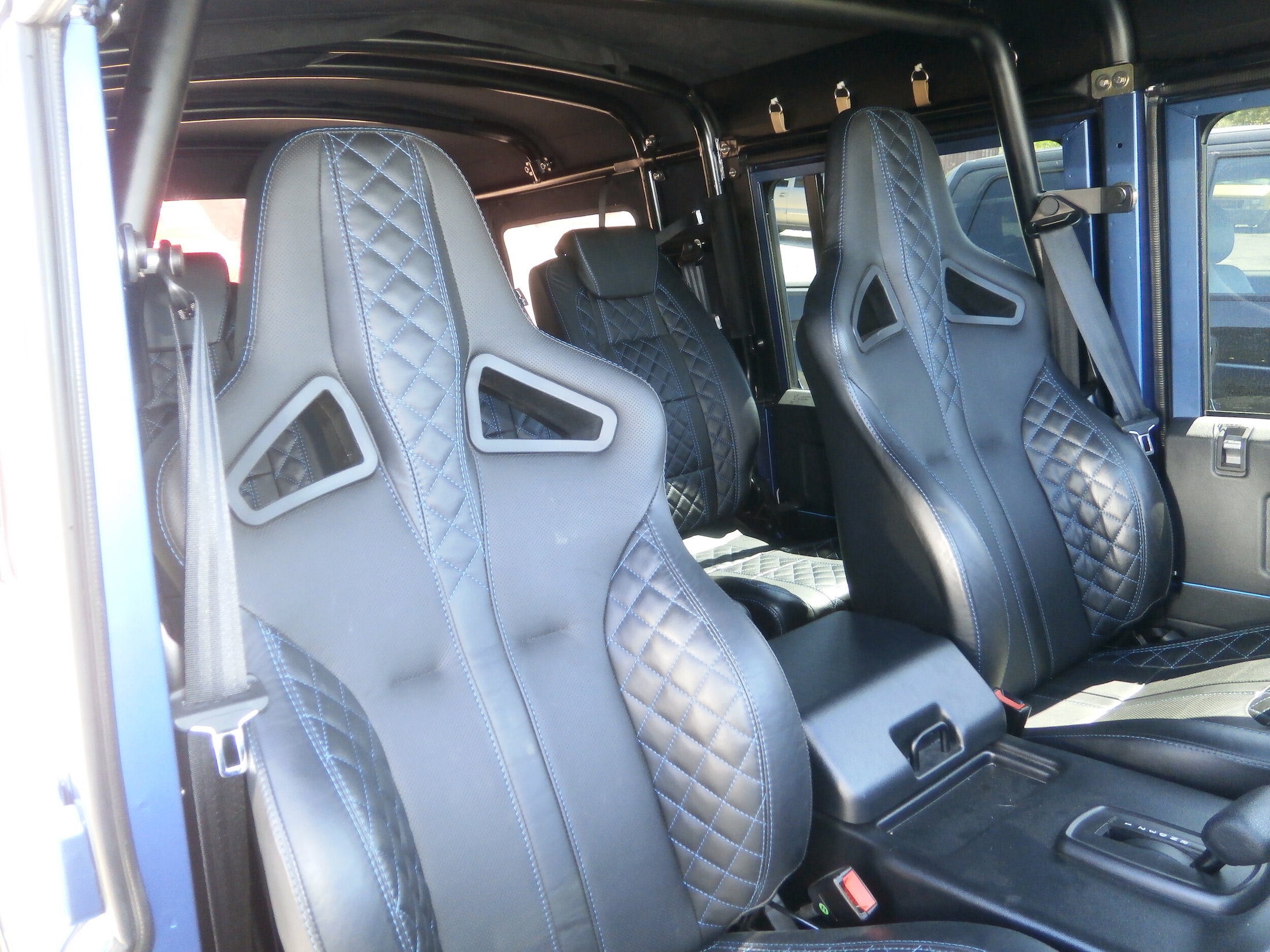 Land Rover Defender with a LS3 V8 – Engine Swap Depot