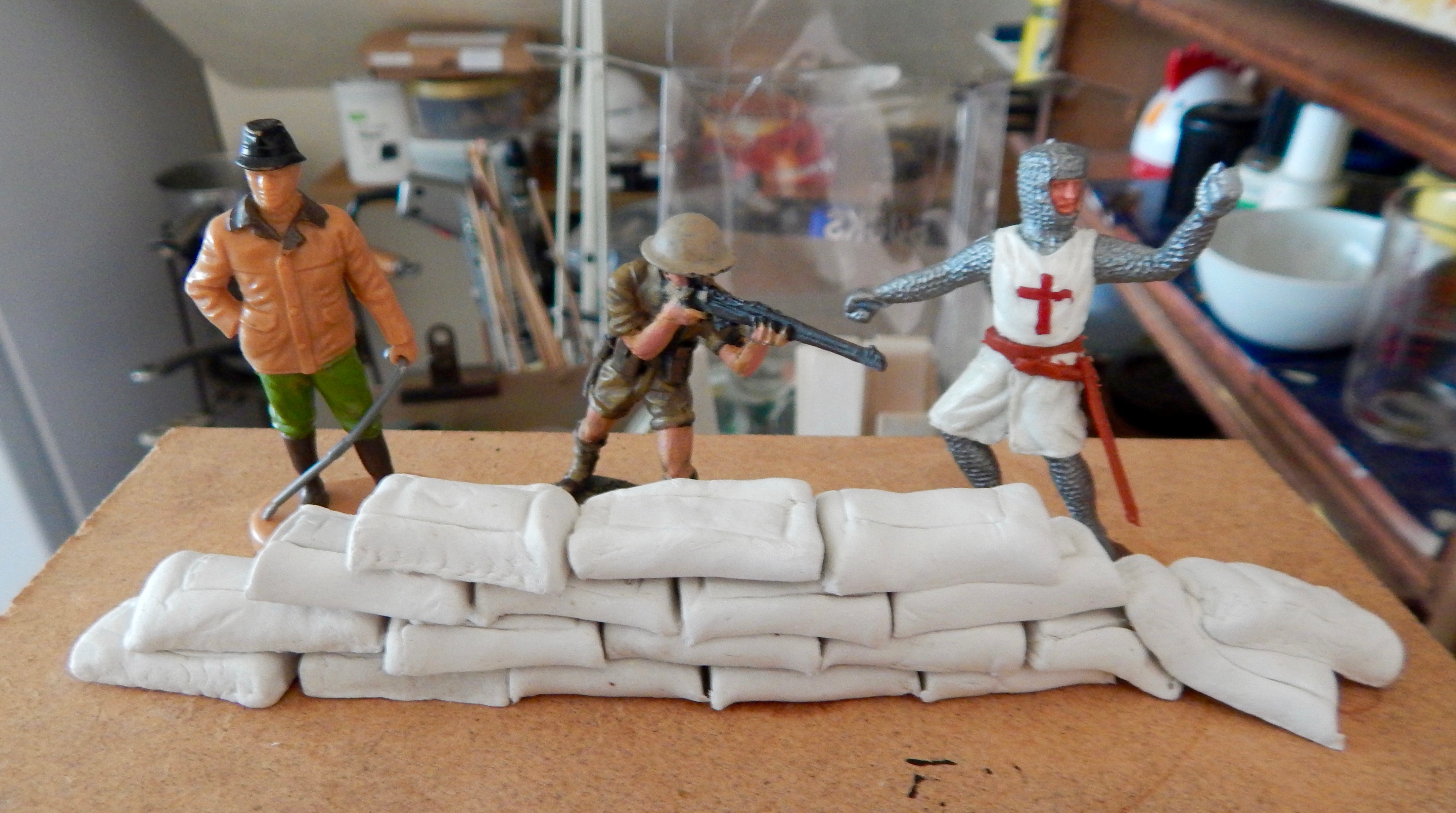Making sandbags for a 1/35 scale diorama using air dry modelling clay ...