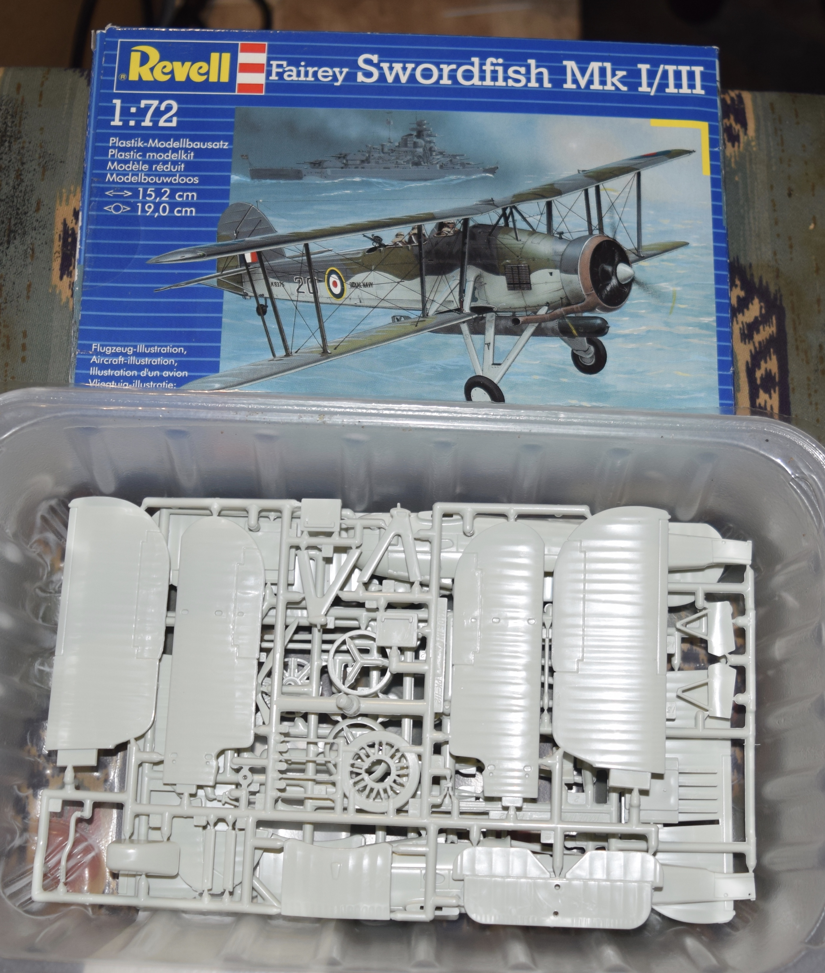 1:72 Revell Fairey Swordfish Biplane – Steve's Play and Display Website