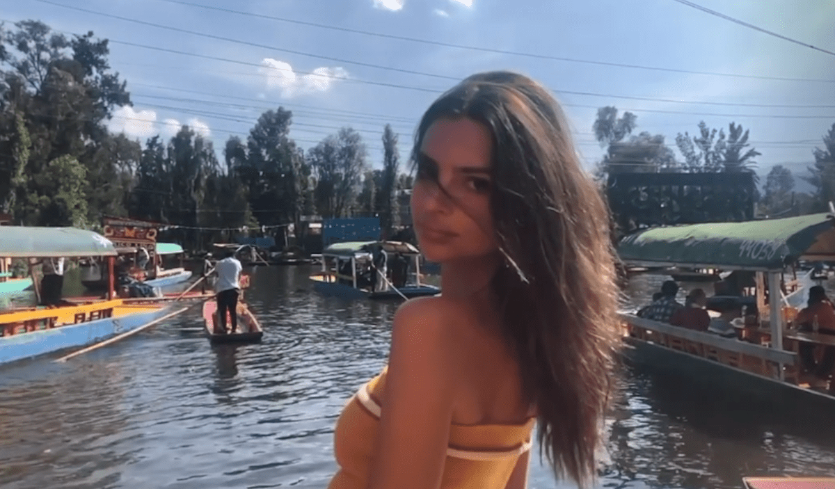 Emily Ratajkowski pasea por la CDMX - Erizos MX