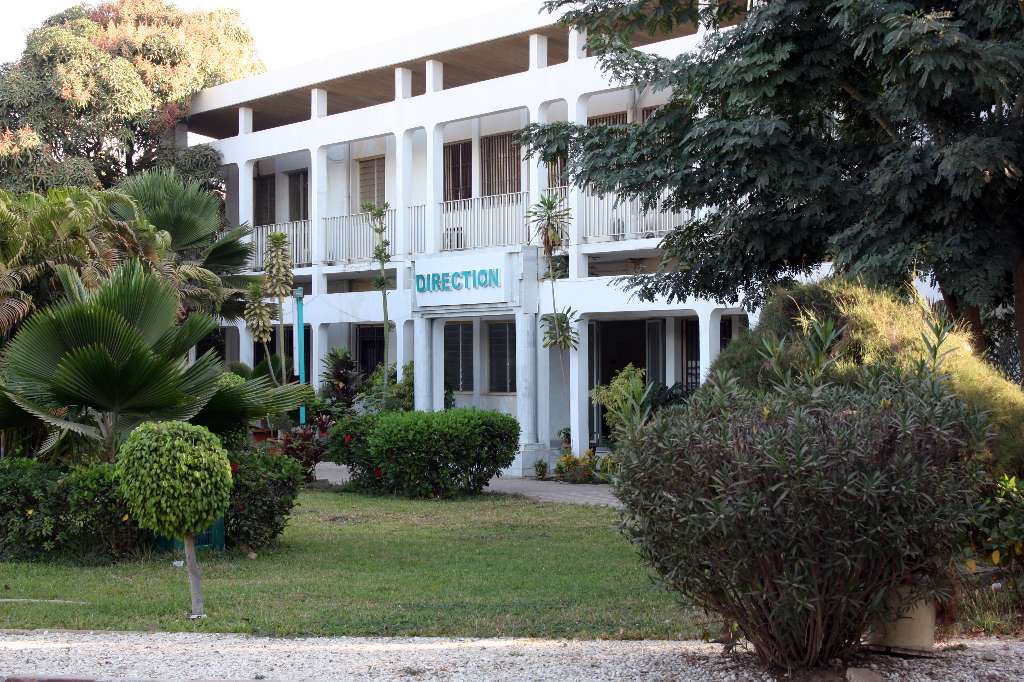 Historique - Ecole Supérieure Polytechnique