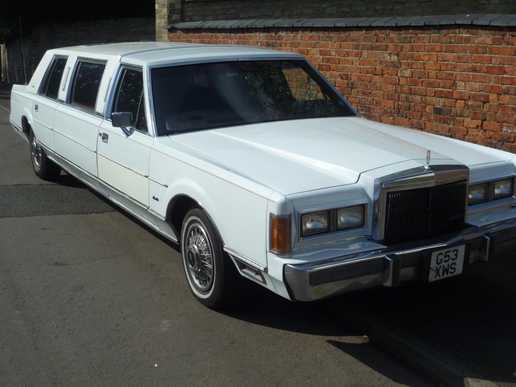 Fan Car Friday: 1989 Lincoln Town Car Limousine | FantomWorks