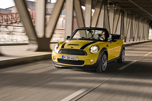 Bill Jacobs MINI Exclusive R57 Sneak Preview - MotoringFile