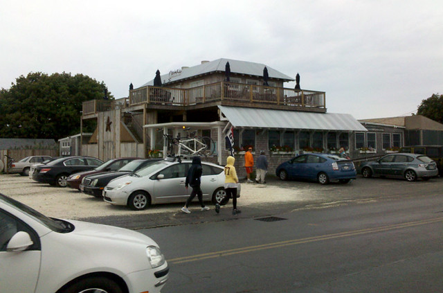 Grabbing a bite at the Pearl in Wellfleet | Jane Booth's Real Estate Blog