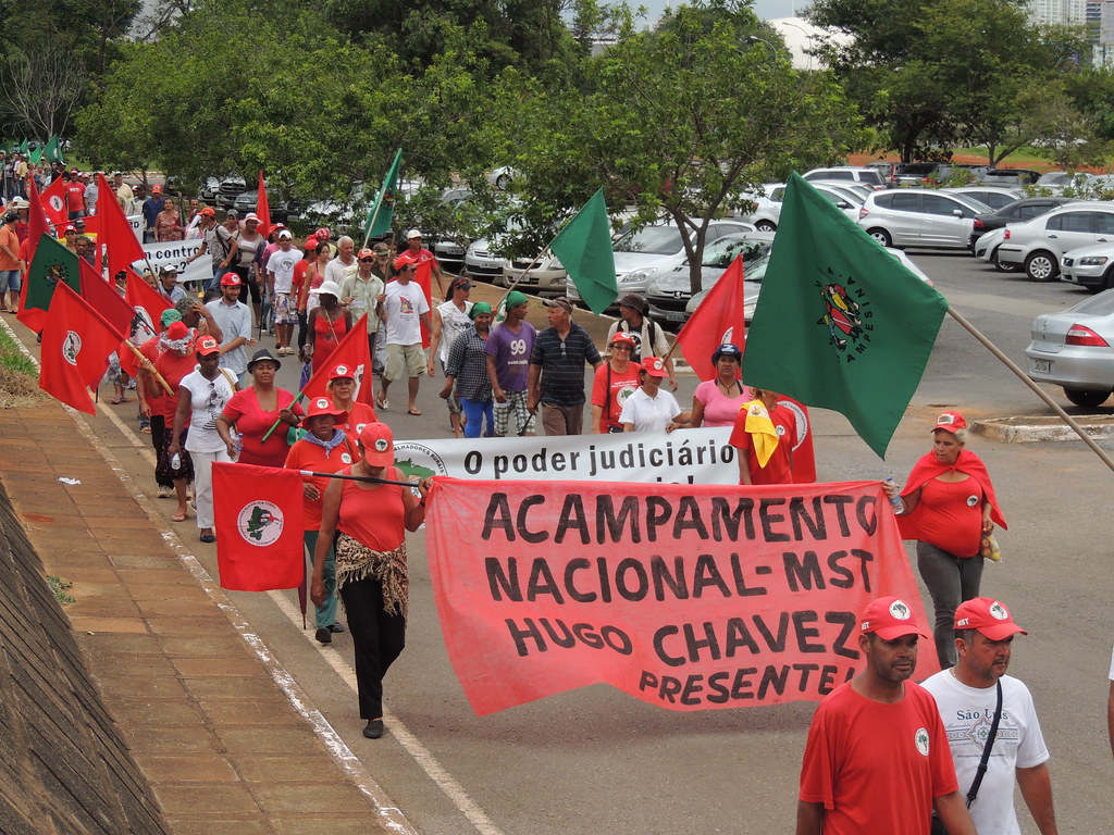 A Brasilia le campement paysan national « Hugo Chavez exige la reprise ...