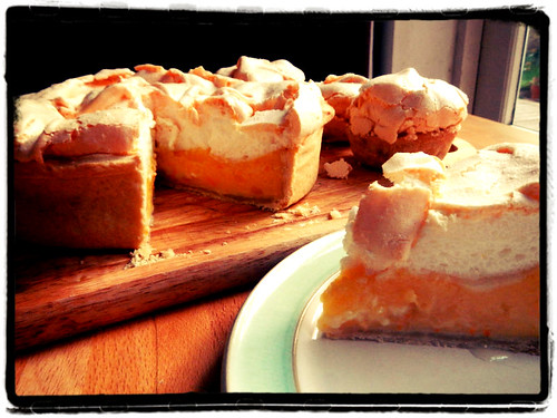 Sunshine orange meringue pie – Sunday Baking Club | no time for ironing
