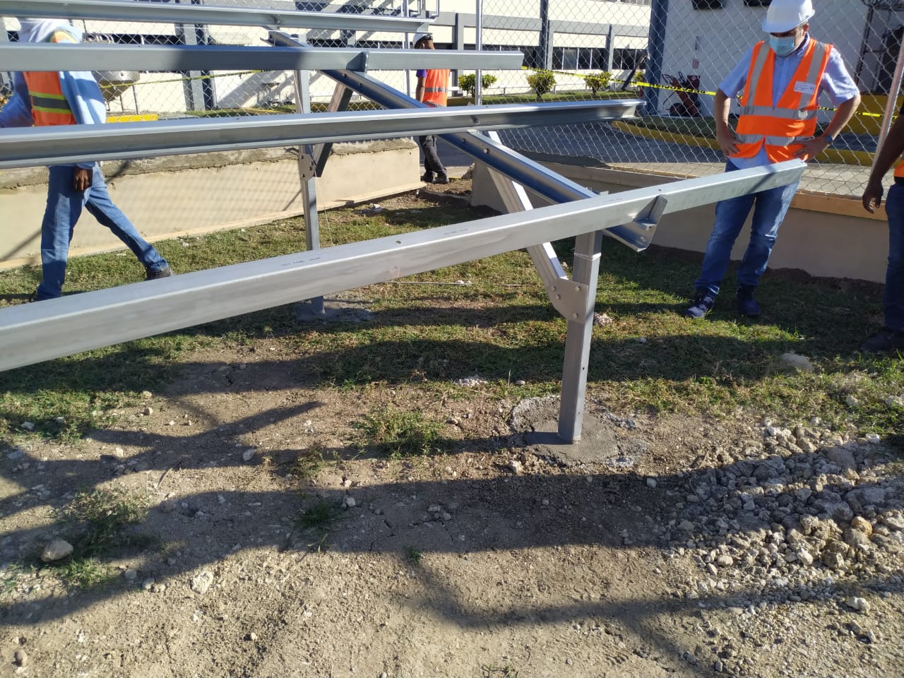 Estructura paneles solares • Fast-Tec Estructuras