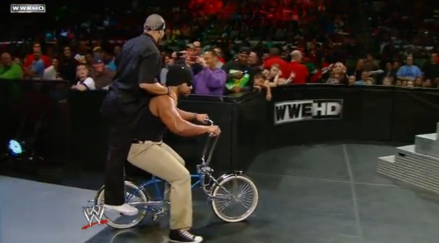 Wrestling Worth Watching: WWE 12/12/11-12/18/11 - Colette Arrand