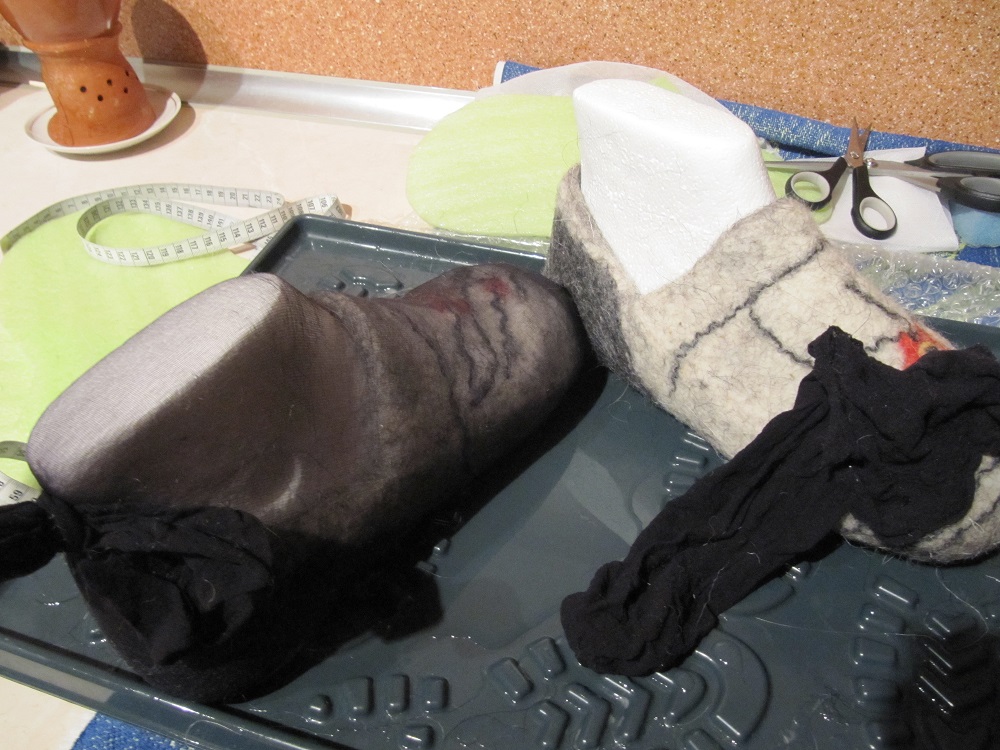 Felted Slipper Tutorial Using Ear Shaped Resist by Nada V. – Felting ...