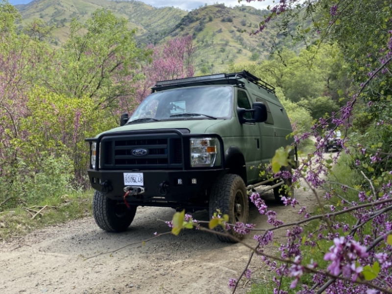 Ford Classic 4x4 - Field Van