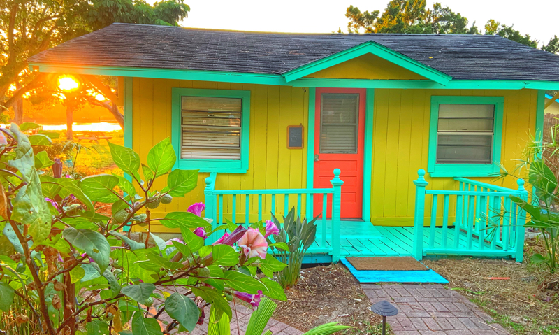 Paradise Cottage – Firefly Resort Cottages