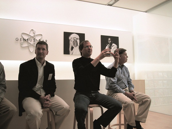 Steve Jobs Introducing The First Ever Apple Retail Store In 2001