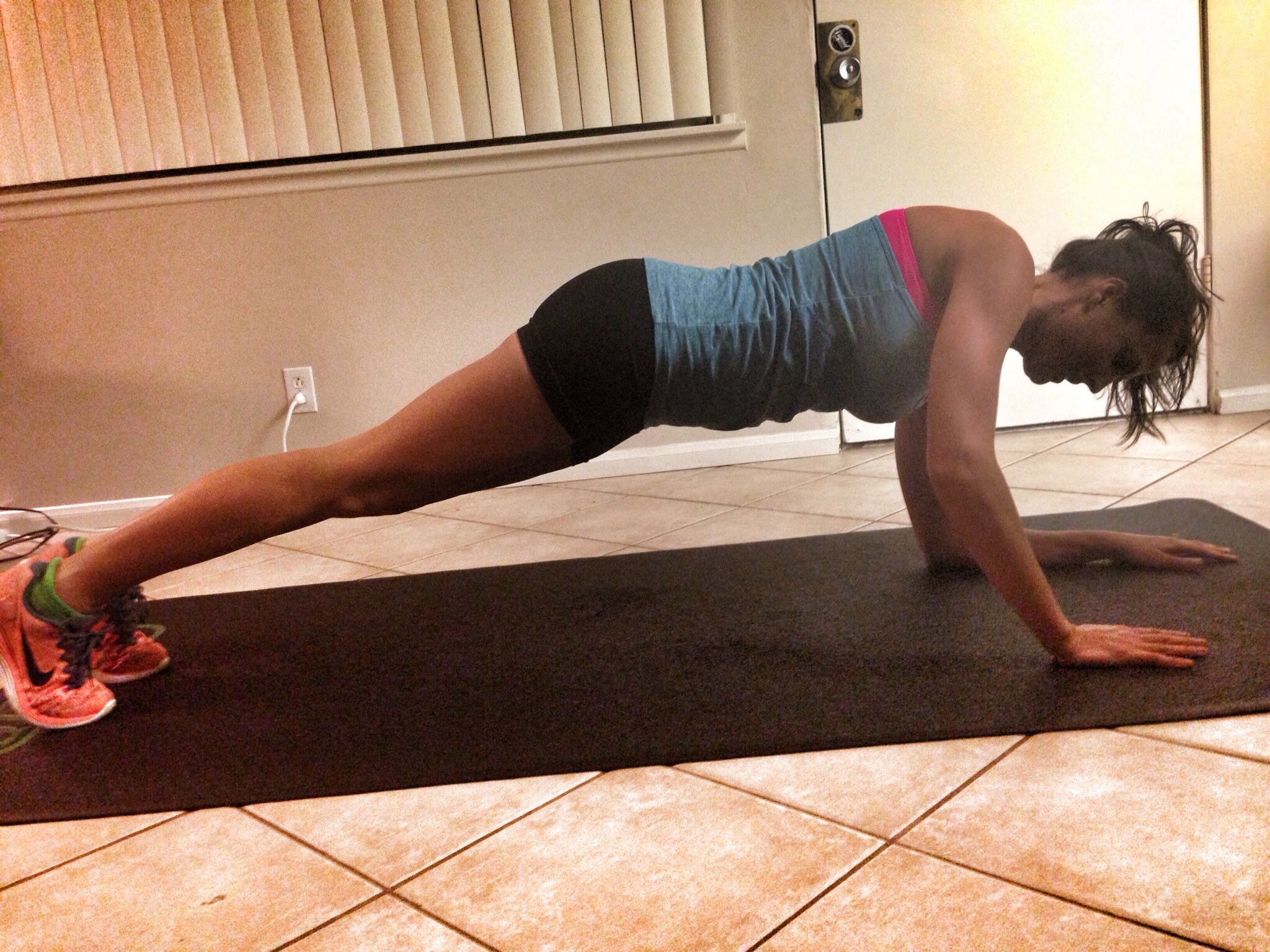 Plank Variations to Achieve the 5 Minute Plank - Fitness Fatale
