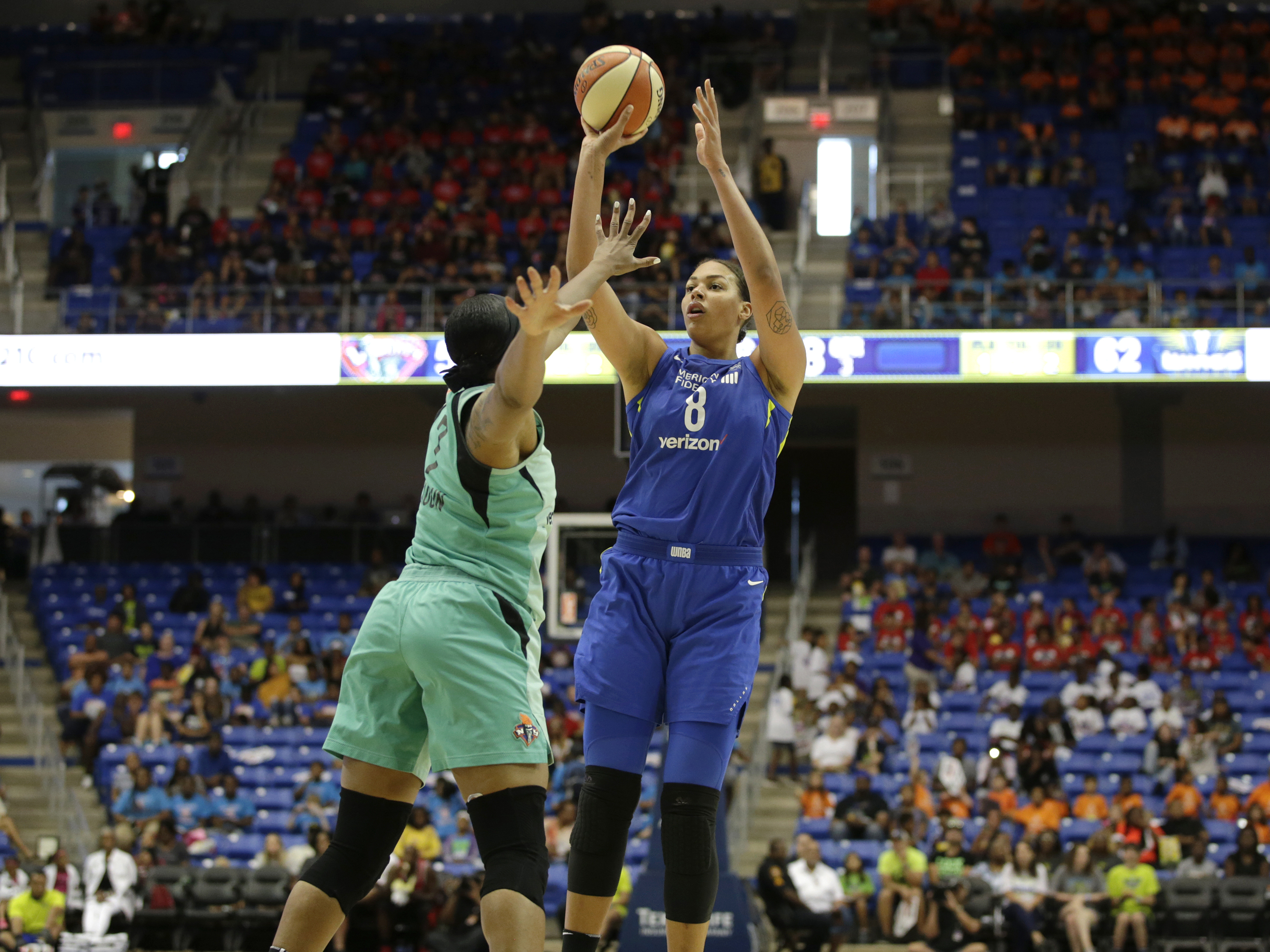 How Liz Cambage Broke The WNBA’s Scoring Record | FiveThirtyEight