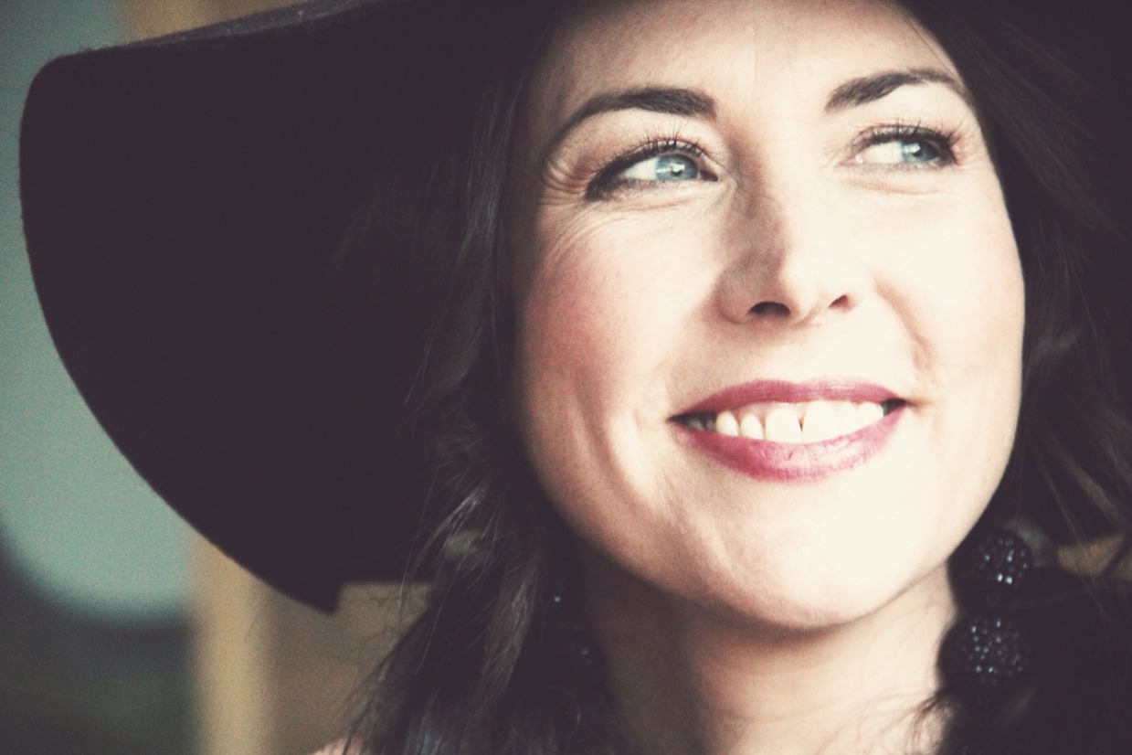 Tasha Coates & Dusty Lee – Folk Music and Dance SA