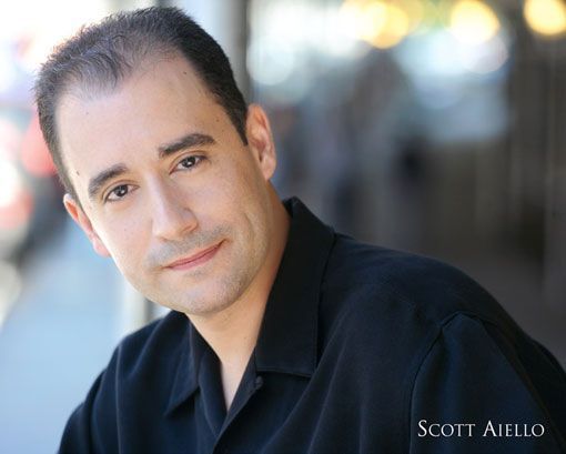 Actor Scott Aiello – Fra Noi