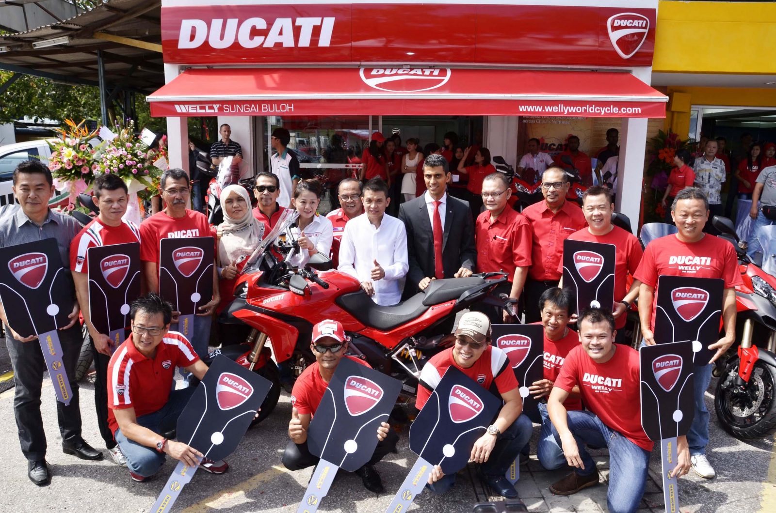 Ducati buka bilik pameran baharu, perkenal model Edisi Khas Multistrada ...
