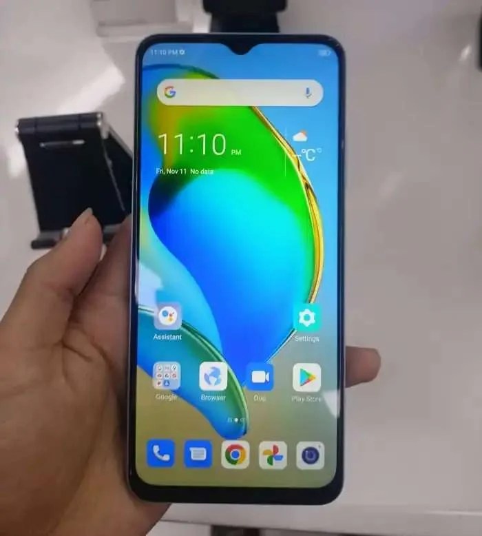 ZTE Blade V40 design, and key specs revealed - Gadgetian