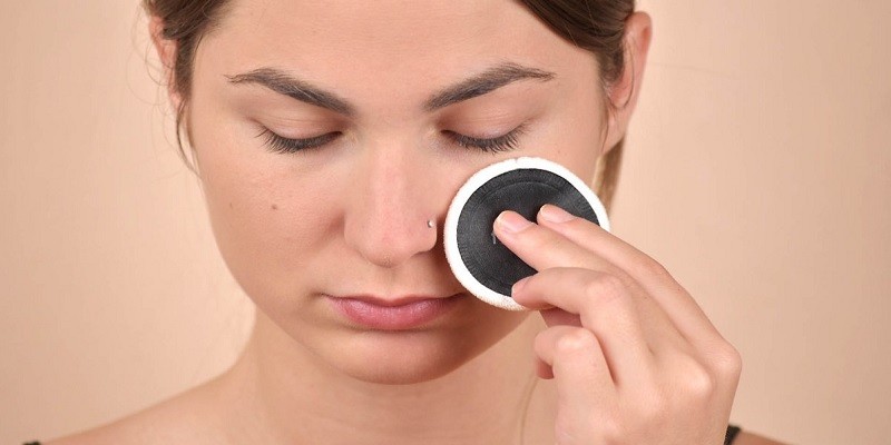 How To Set Makeup Without Powder? - GA Fashion