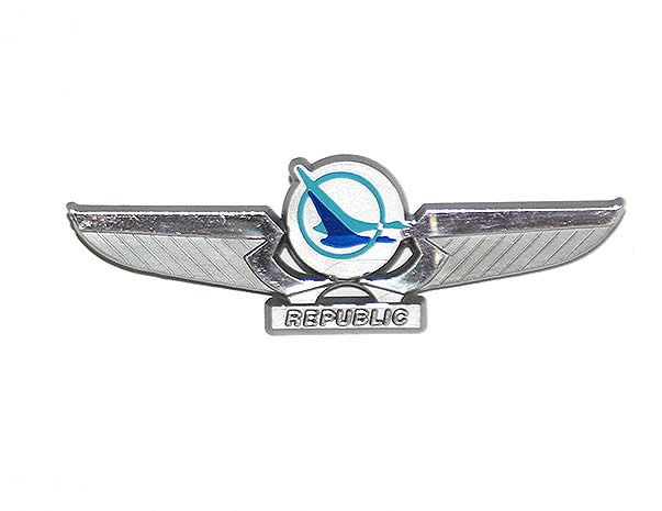 Republic Airlines Jr Pilot Wings - Pinback (Silver) » Gate 72