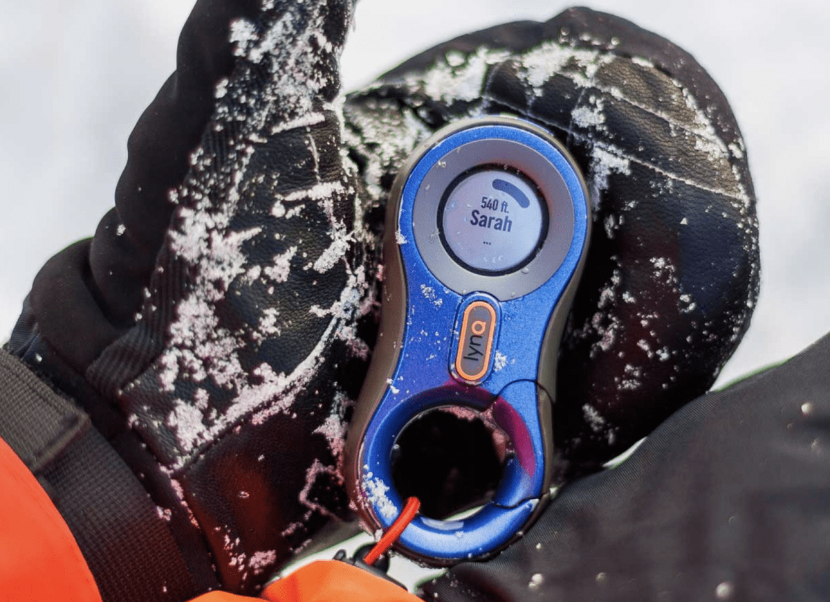 LynQ Is a Smart Compass and Tracker That Can Save Lives | GearDiary