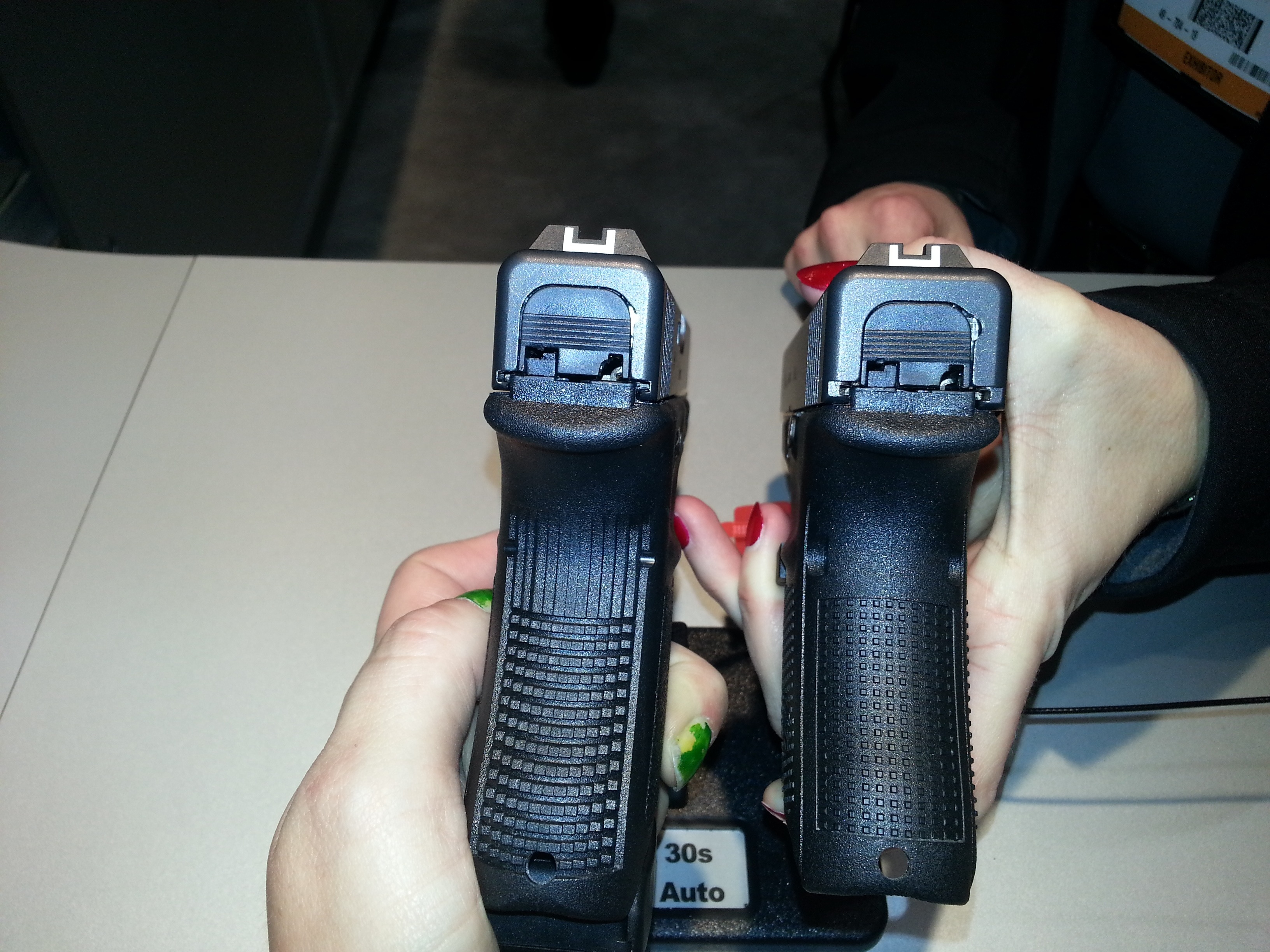 Glock 30S - Gears of Guns