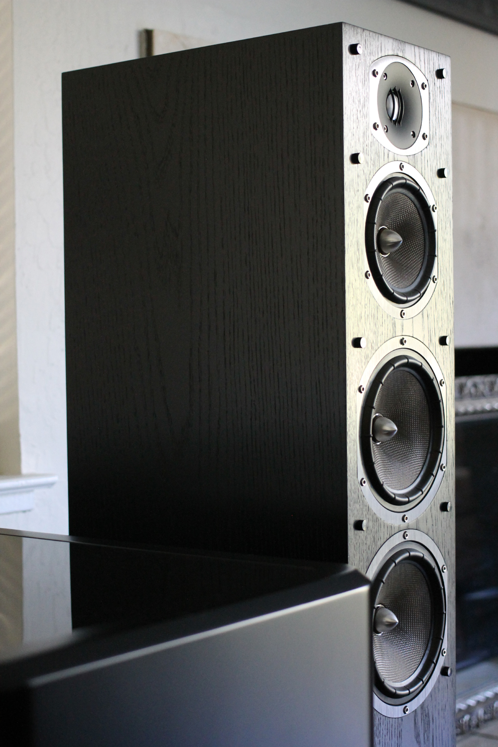 Outlaw Ultra-X12 Subwoofer – Rocking Low – Geekometry