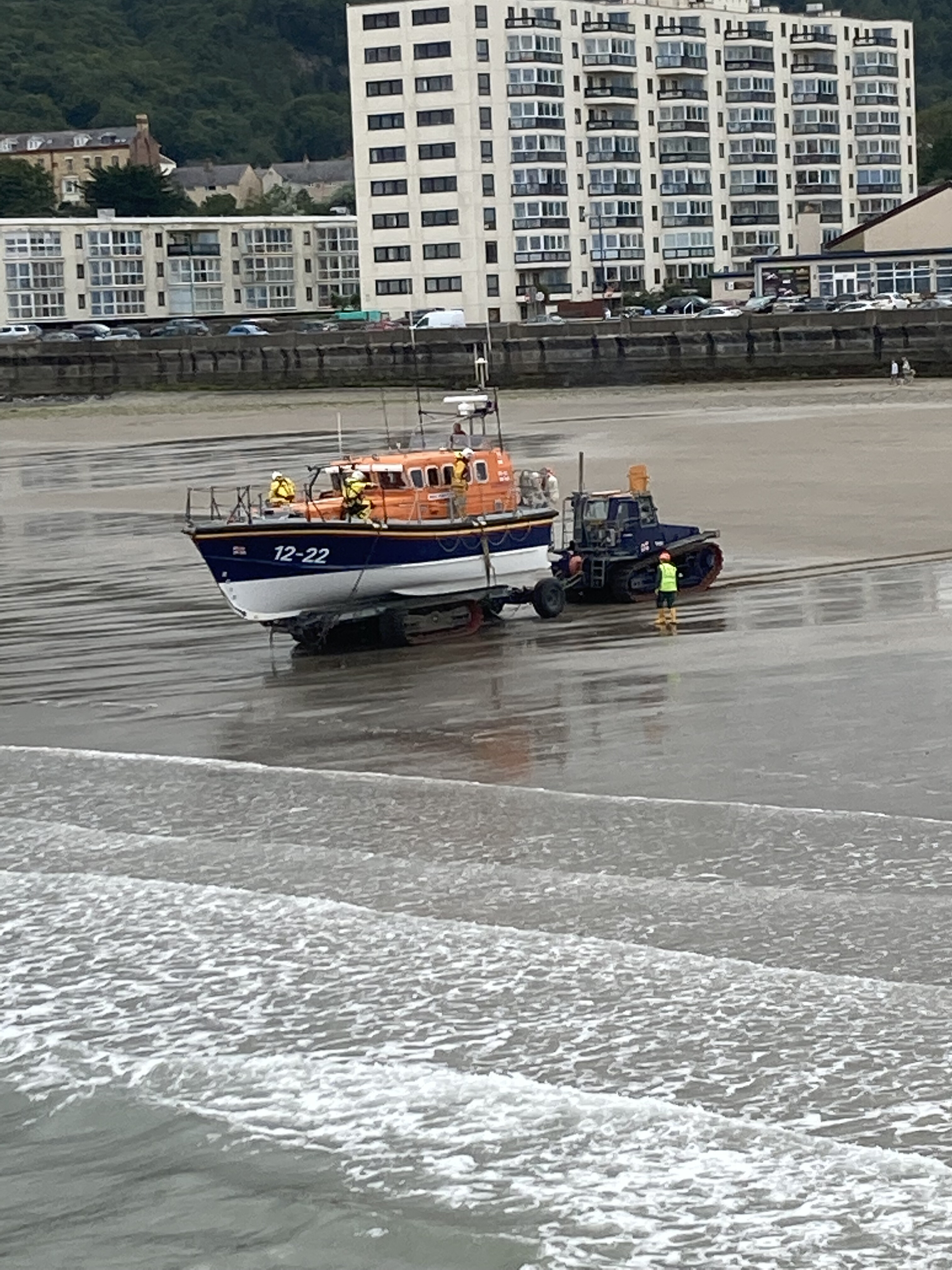 Ramsey RNLI Aids Fishing Boat – Gef – Isle of Man