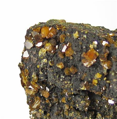 Stolzite: Properties, Occurrence, Uses Area » Geology Science