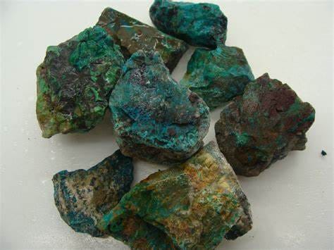 Малахит | Свойства, возникновение, использование и месторождения