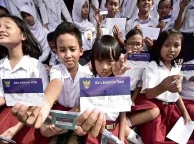 Horee! Bantuan Pendidikan 2023 Anak SD-SMA Rp500 Ribu, Cek Syaratnya ...