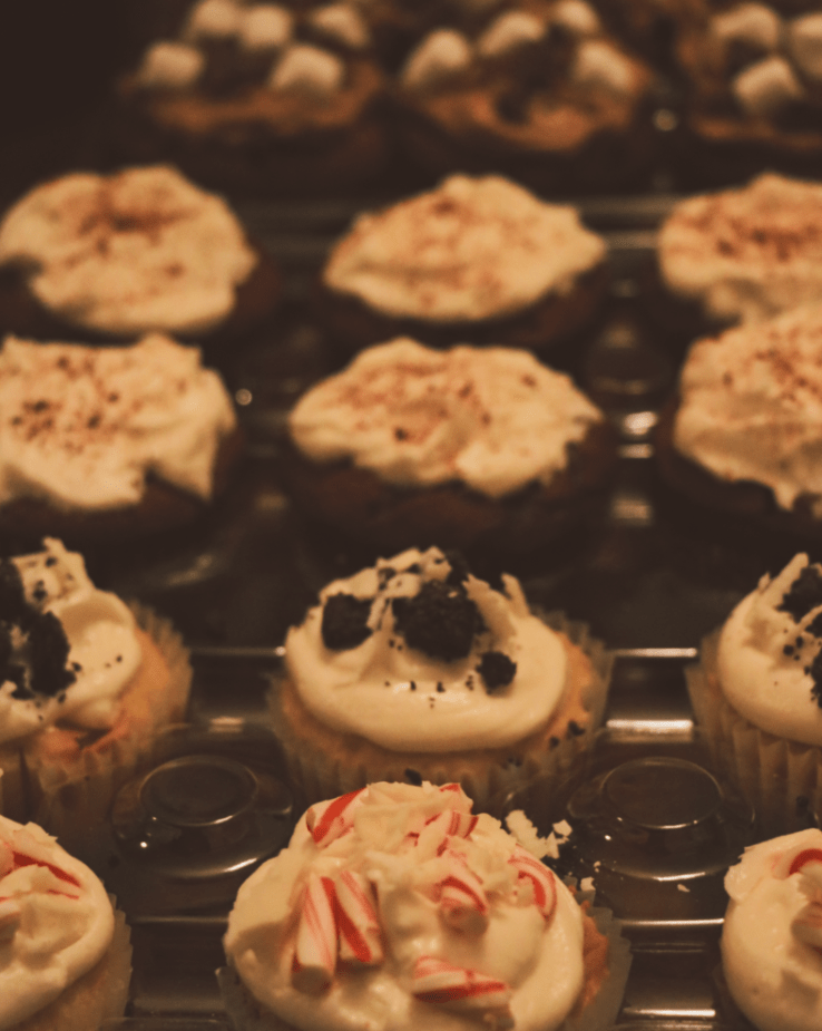 How To Make 4 Georgetown Holiday Cupcakes At Home - GIRL IN GAMBA